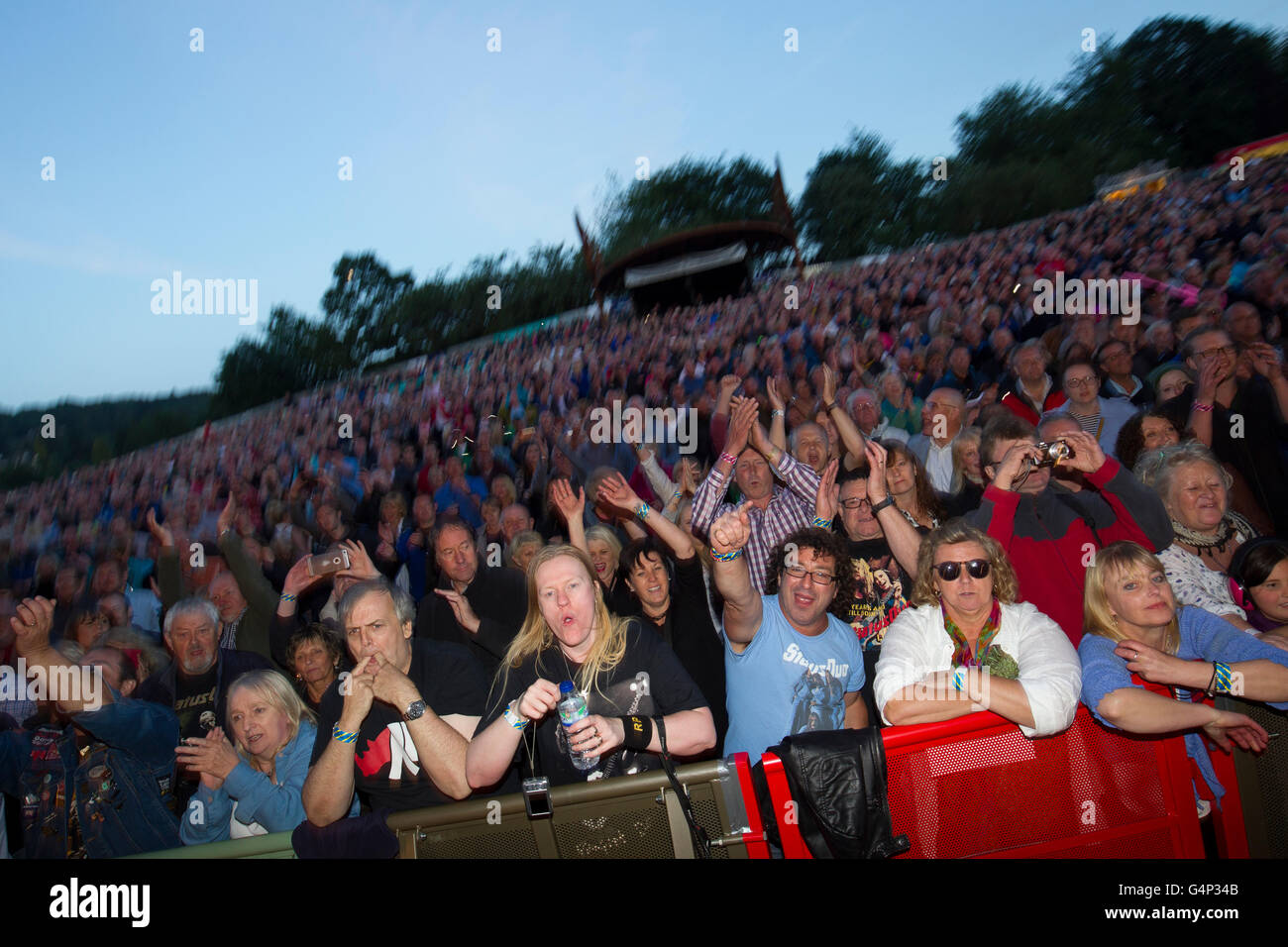 Windermere, Cumbria, UK. 18th June, 2016.Charity gig the Glebe on the ...