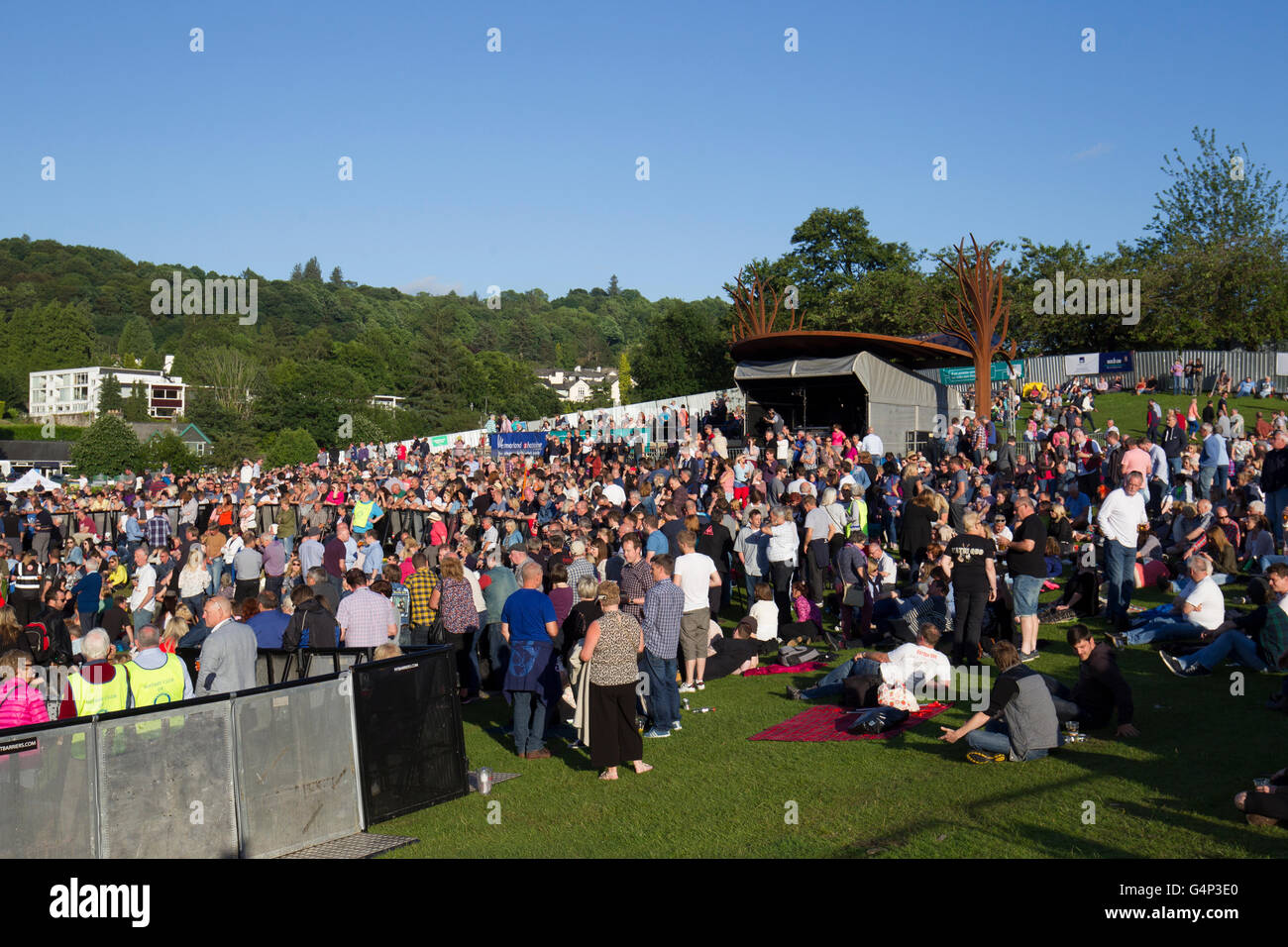 Windermere, Cumbria, UK. 18th June, 2016.Charity gig the Glebe on the ...