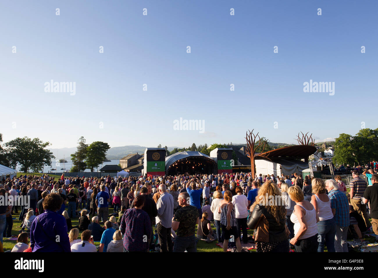 Windermere, Cumbria, UK. 18th June, 2016.Charity gig, on the Glebe on ...