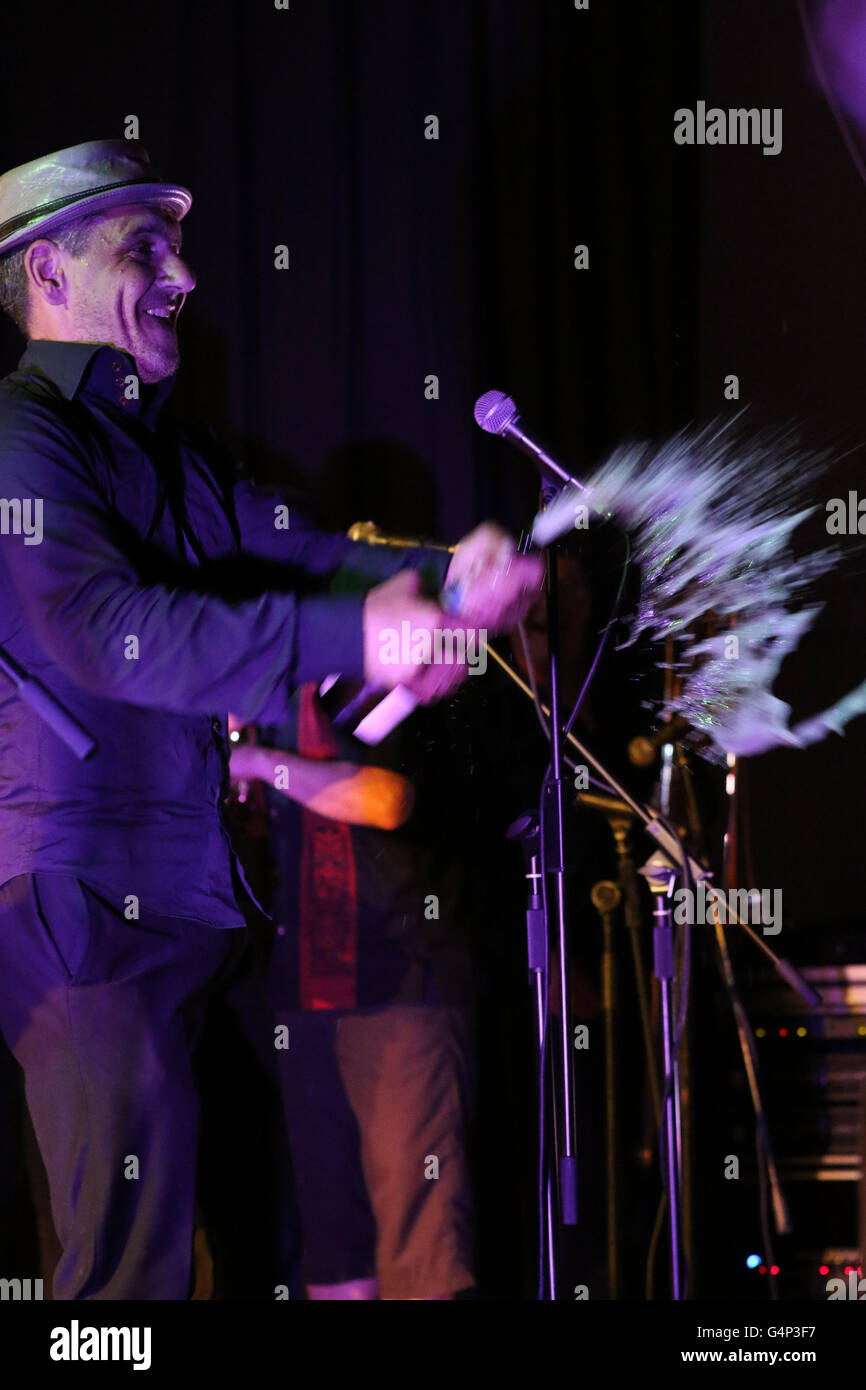 Sw band hi-res stock photography and images - Alamy