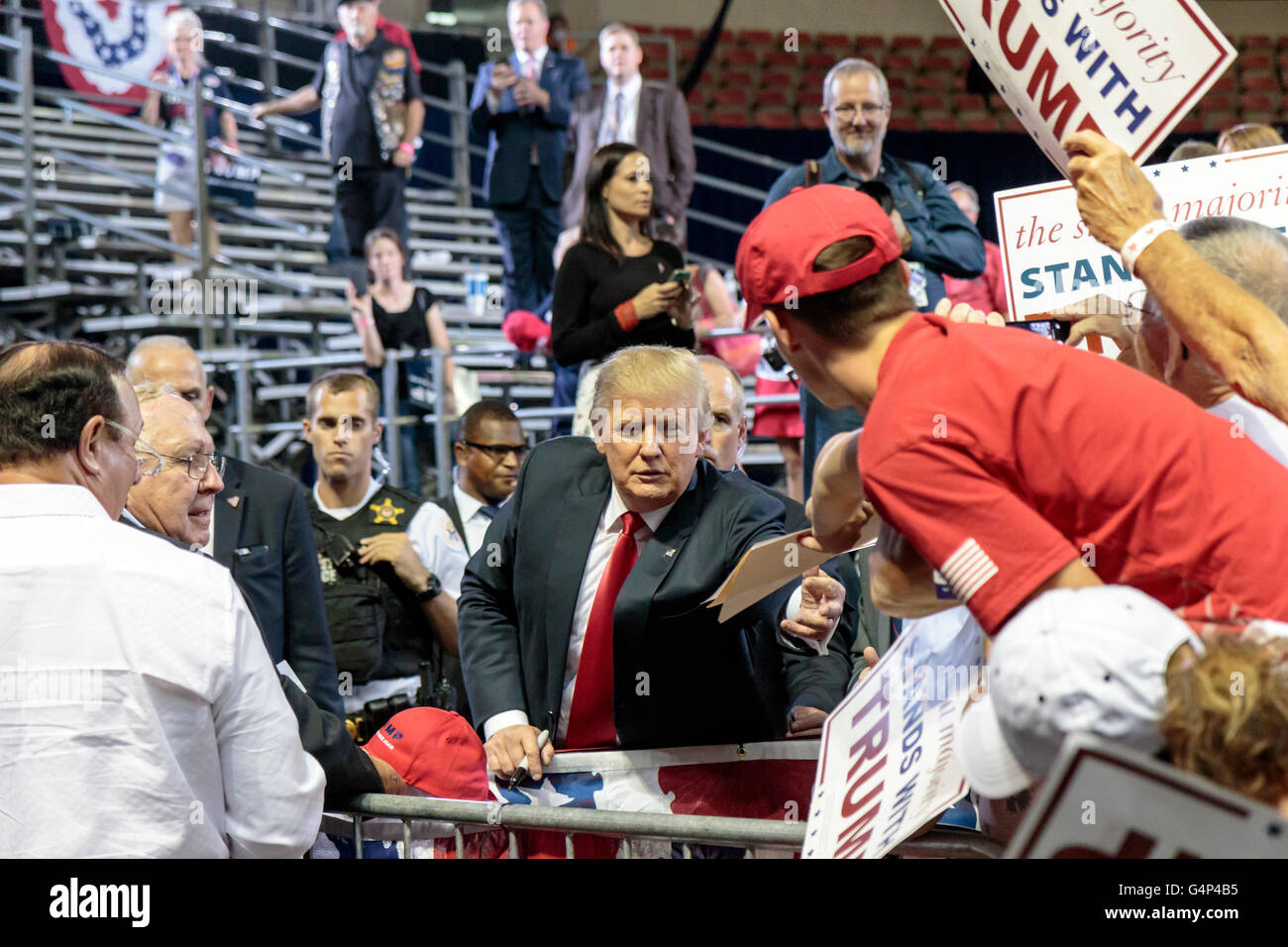 Campaign speech hi-res stock photography and images - Alamy
