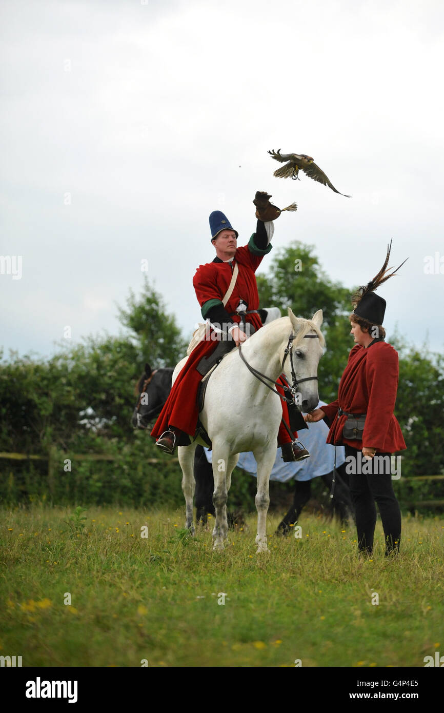 Falconry medieval costume english historical hi-res stock photography ...