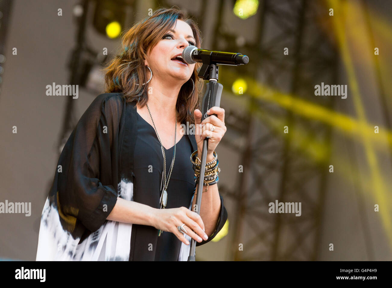 Chicago, Illinois, USA. 18th June, 2016. Country singer MARTINA MCBRIDE ...