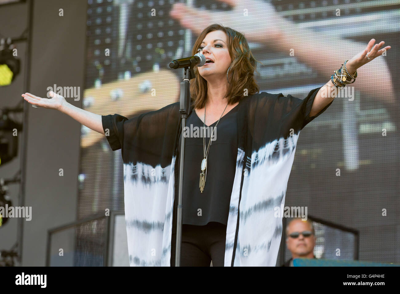 Chicago, Illinois, USA. 18th June, 2016. Country singer MARTINA MCBRIDE ...