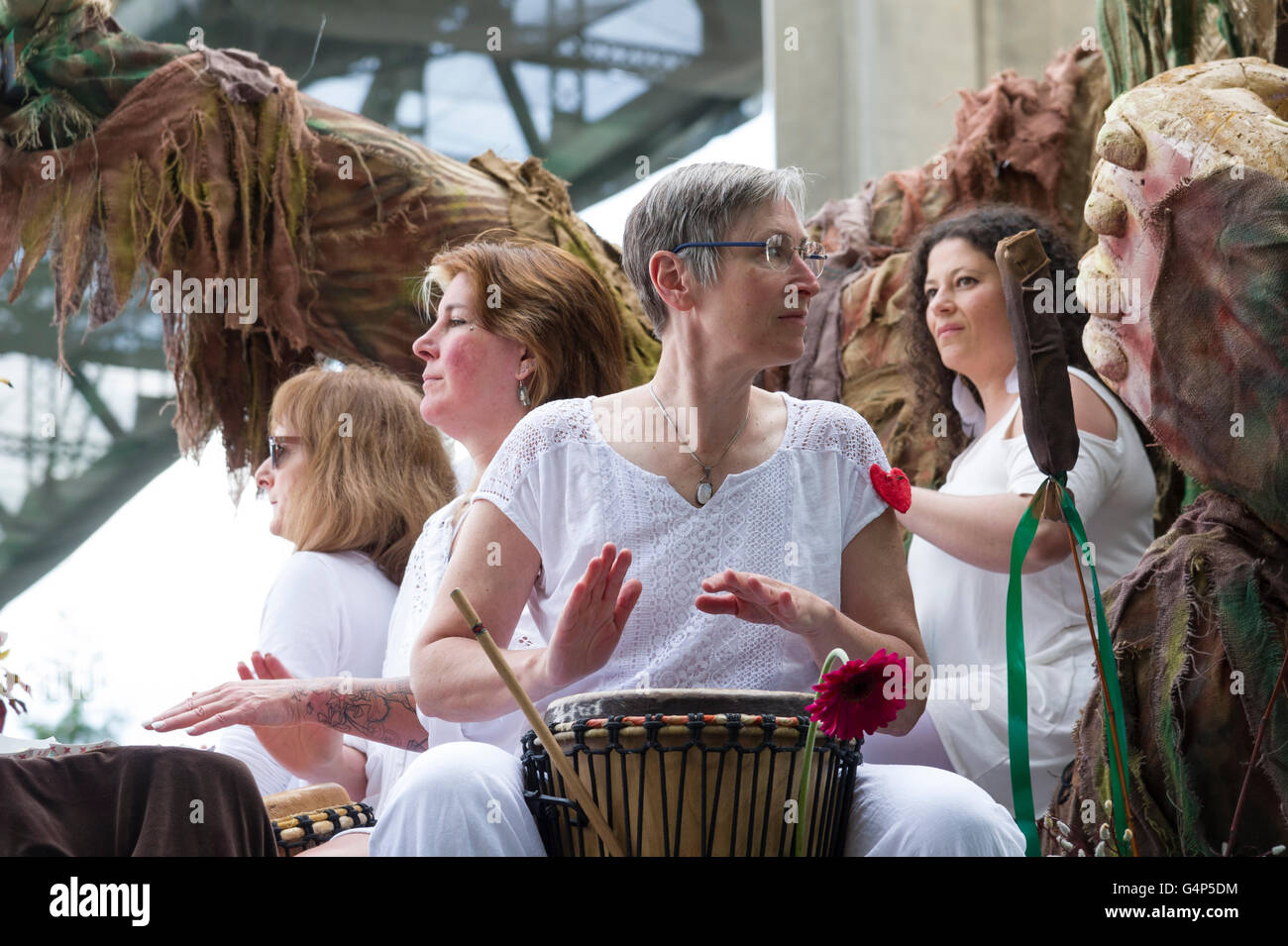 Seattle, Washington, USA. 18th June, 2016. Cascadia Now Ensemble under ...