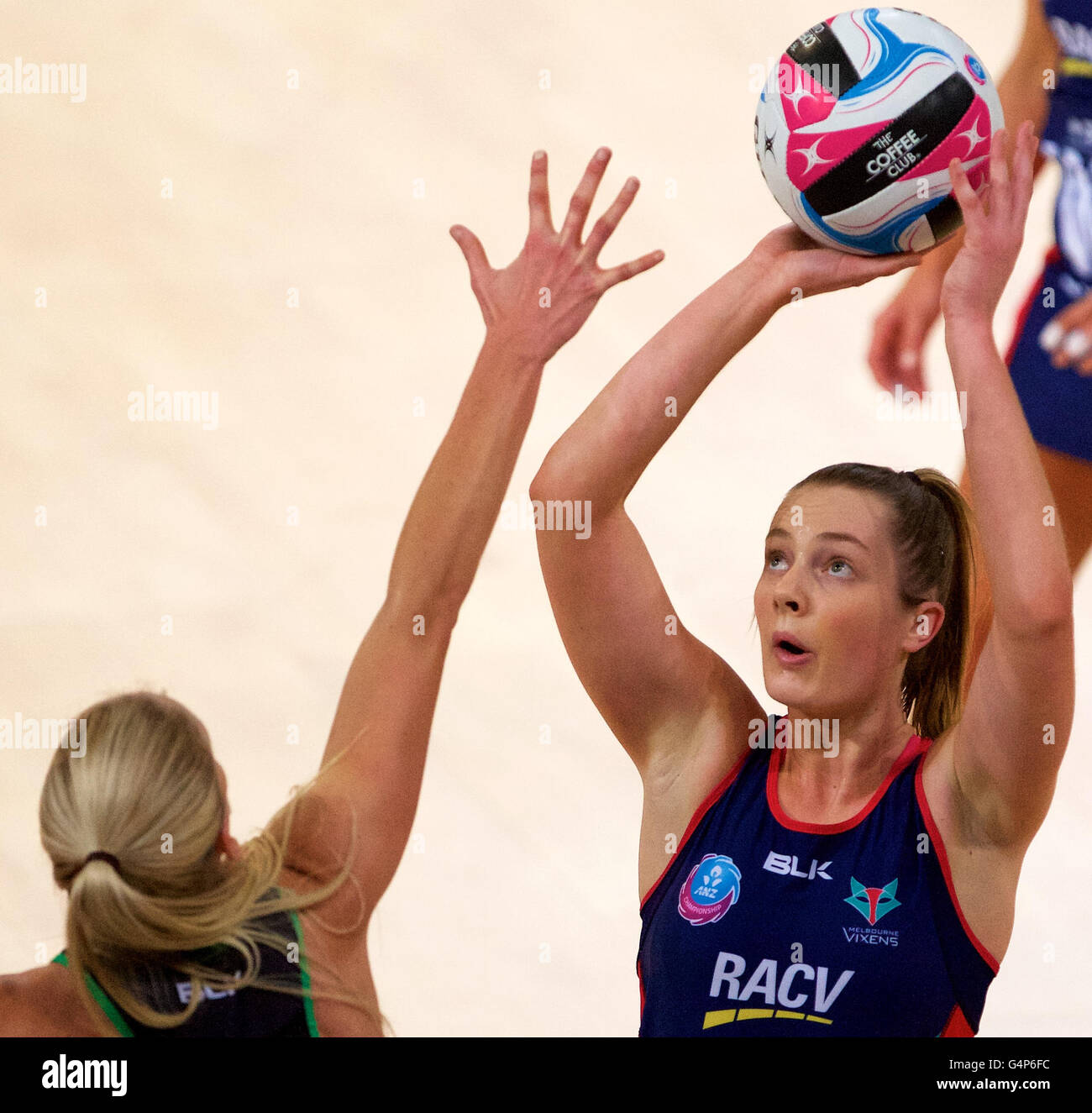 Netball goal hi-res stock photography and images - Alamy