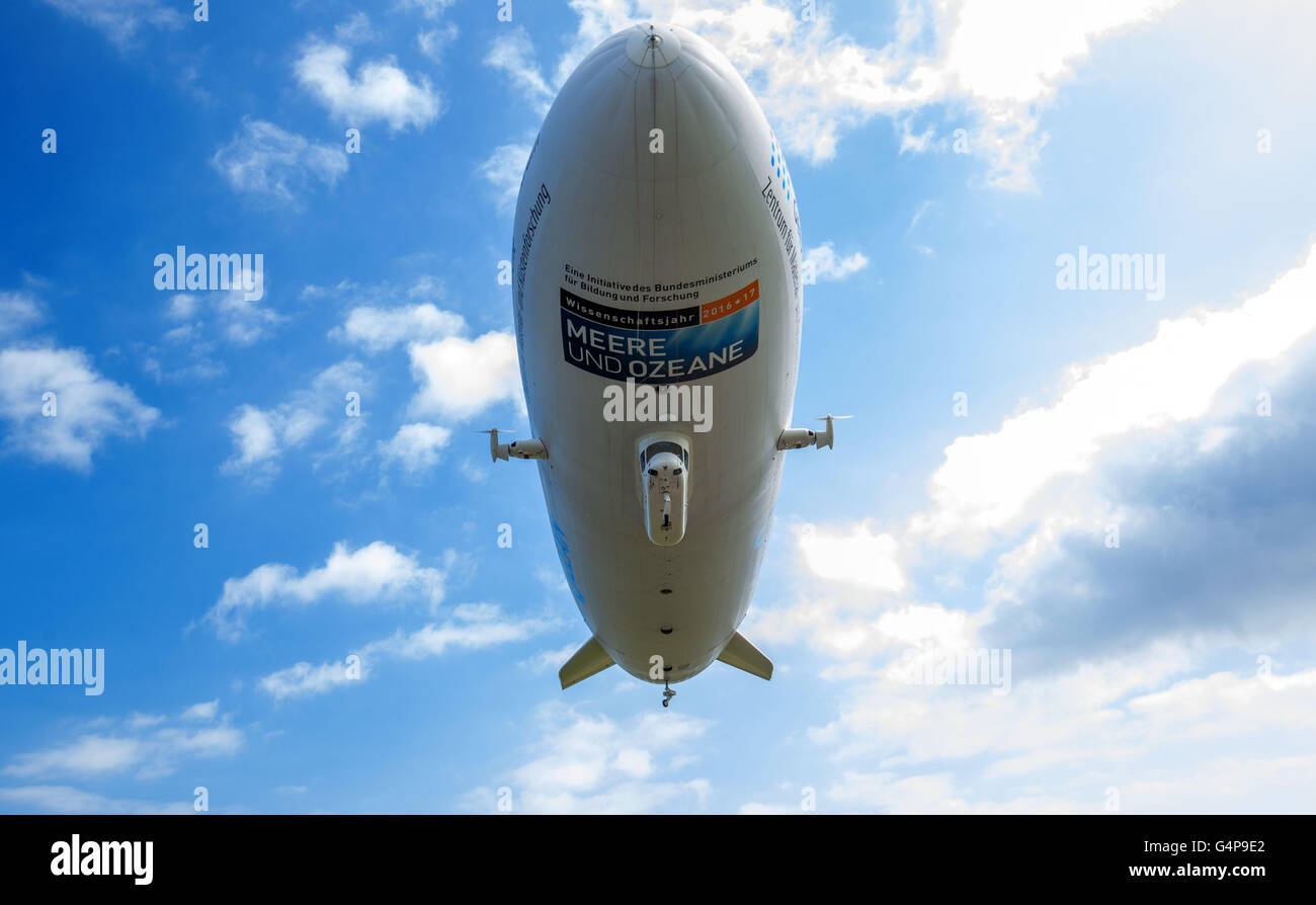 Geesthacht, Germany. 19th June, 2016. Scientists start a Zeppelin ...
