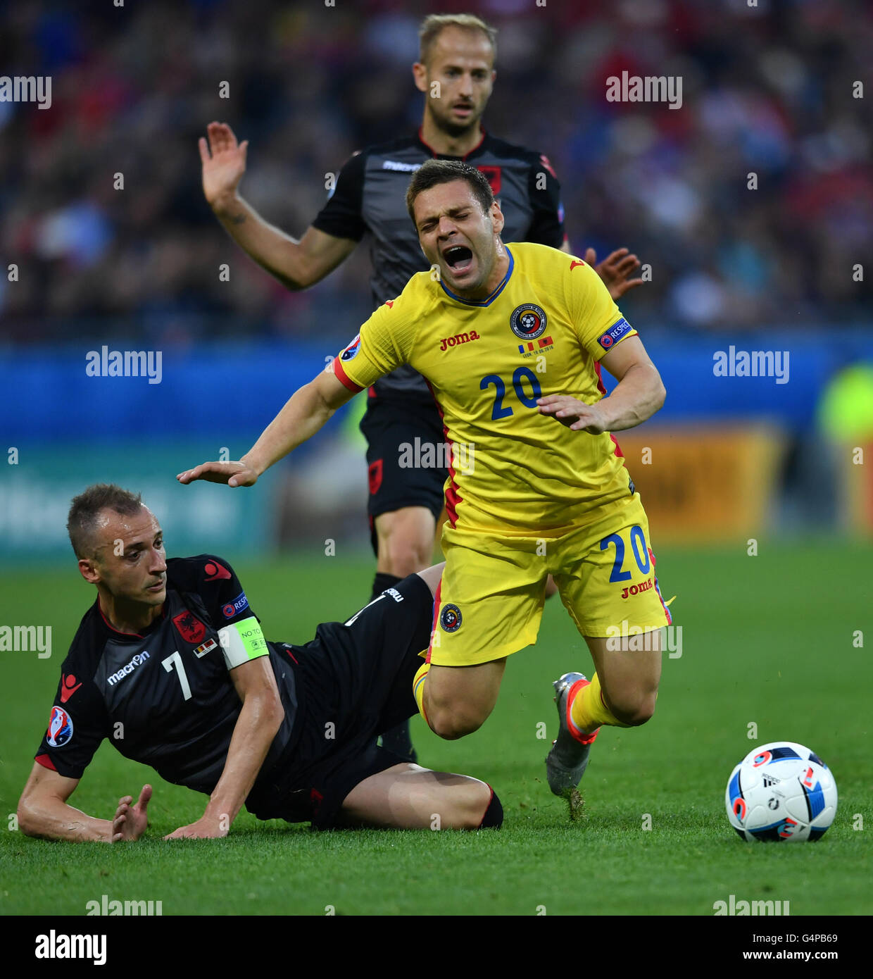 Lyon, France. 19th June, 2016. Adrian Popa (R Front) competes during ...