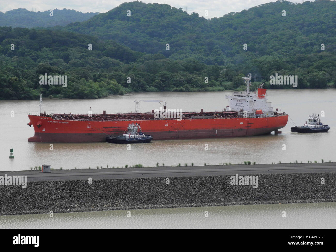Cocoli, Panama. 15th June, 2016. A ship passes the old Panama Canal on ...