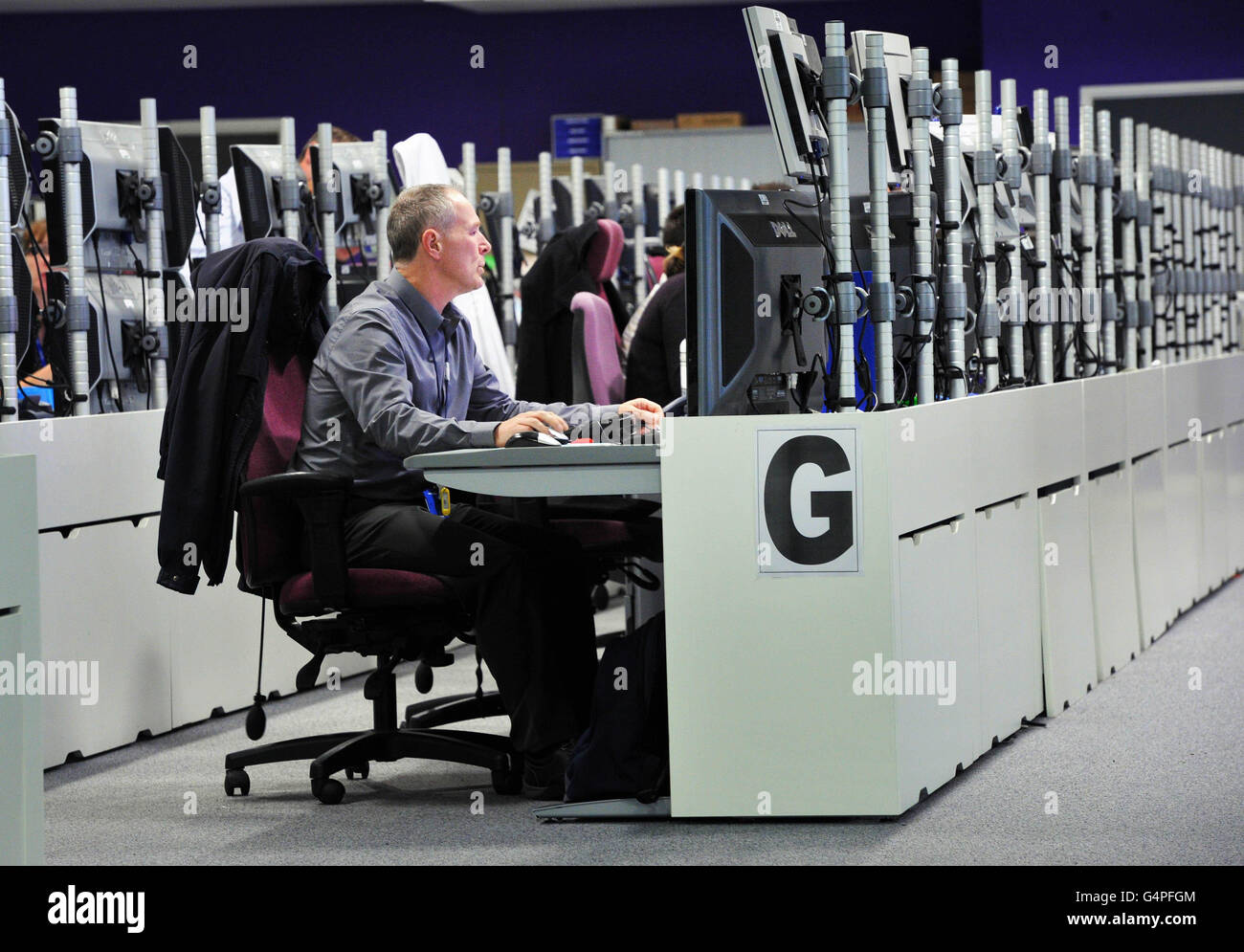 Security operations centre hi-res stock photography and images - Alamy