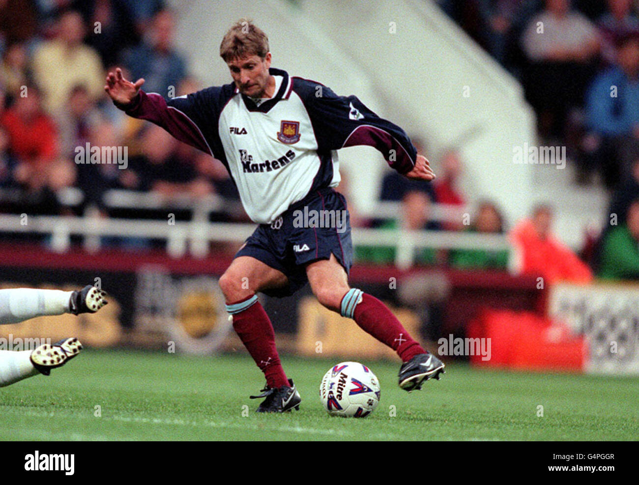 John moncur hi-res stock photography and images - Alamy