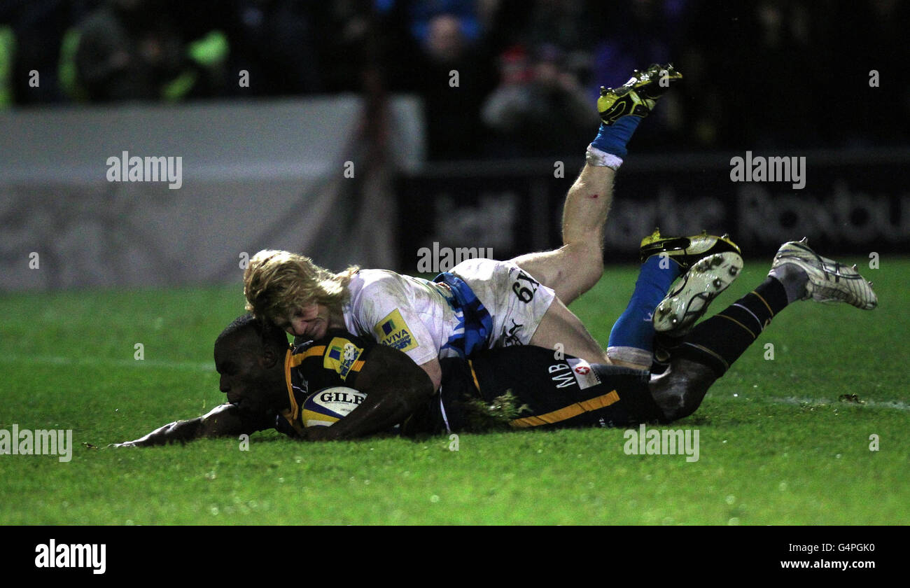 Rugbyu worcester full length scoring mangrr hi-res stock photography ...