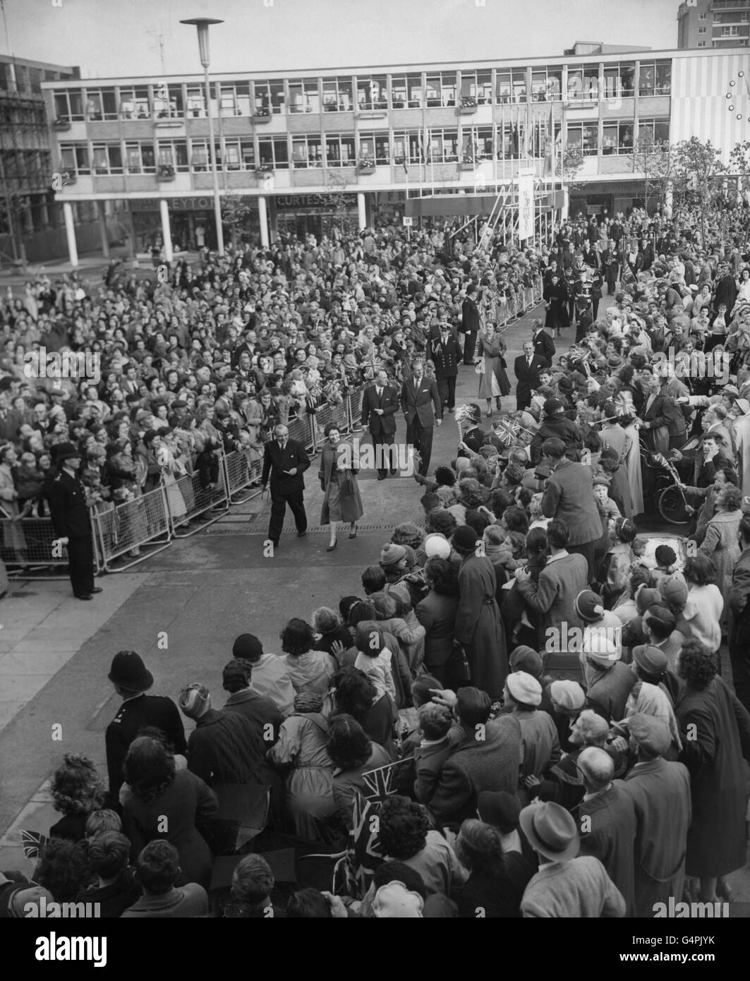 Britainimages queen elizabeth ii hi-res stock photography and images ...
