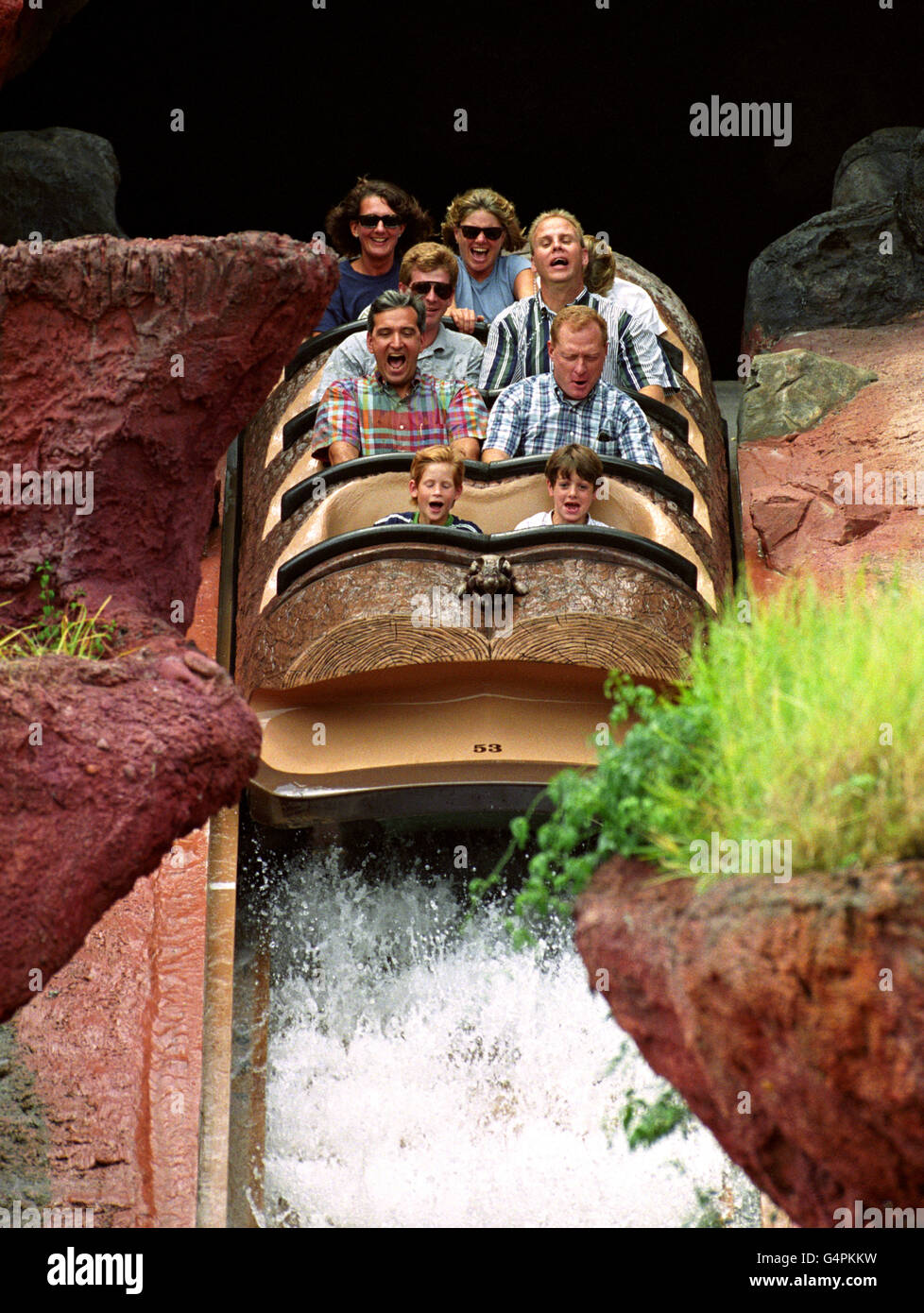 Water splash log flume ride hi-res stock photography and images - Alamy
