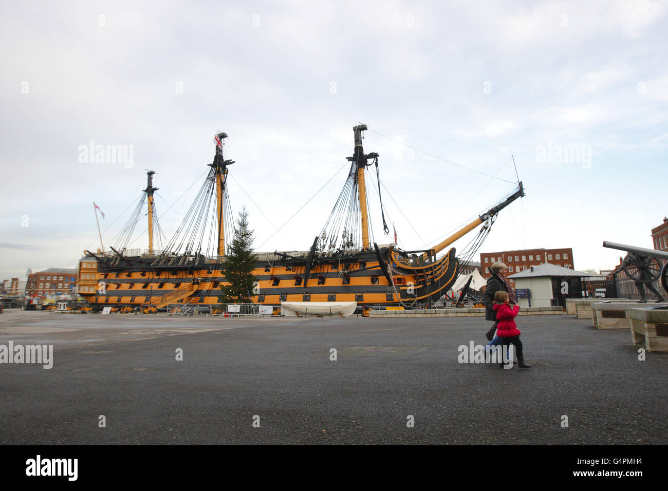 View of hms victory hi-res stock photography and images - Alamy