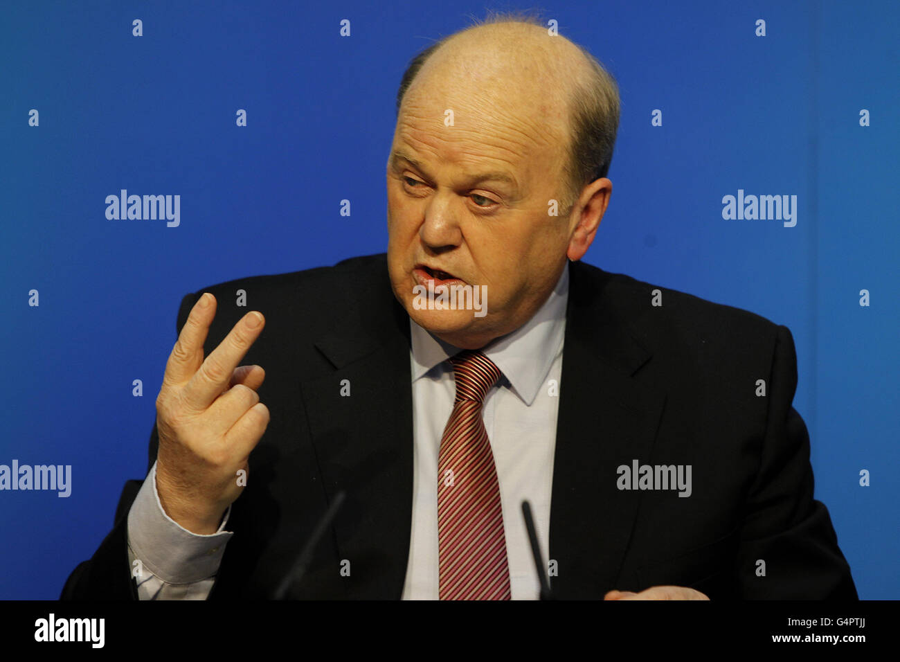 Irish budget head shot headshot mangrr hi-res stock photography and ...