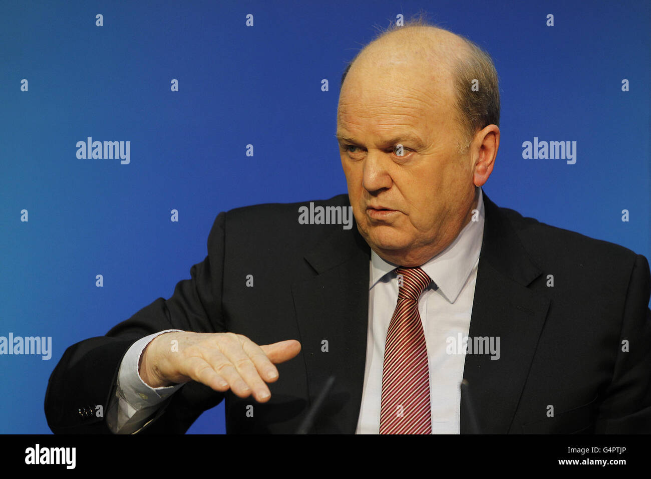 Irish budget head shot headshot mangrr hi-res stock photography and ...