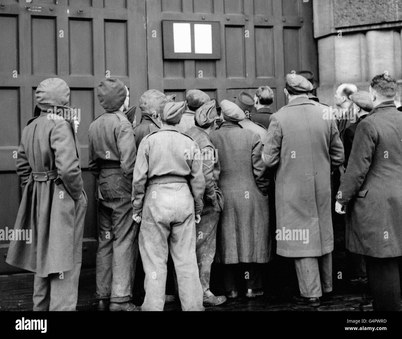 Prison gates uk hi-res stock photography and images - Alamy