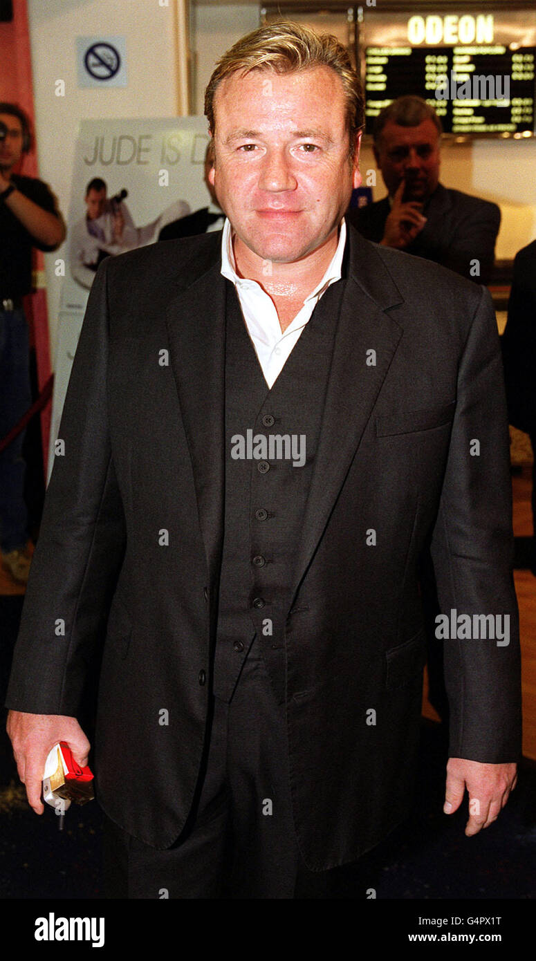 Actor ray winstone arrives at the odeon west end hi-res stock ...
