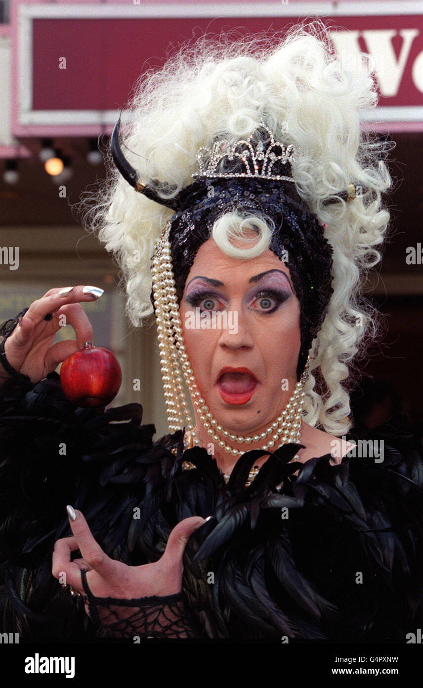 Wicked Queen Snow White Seven High Resolution Stock Photography and ...
