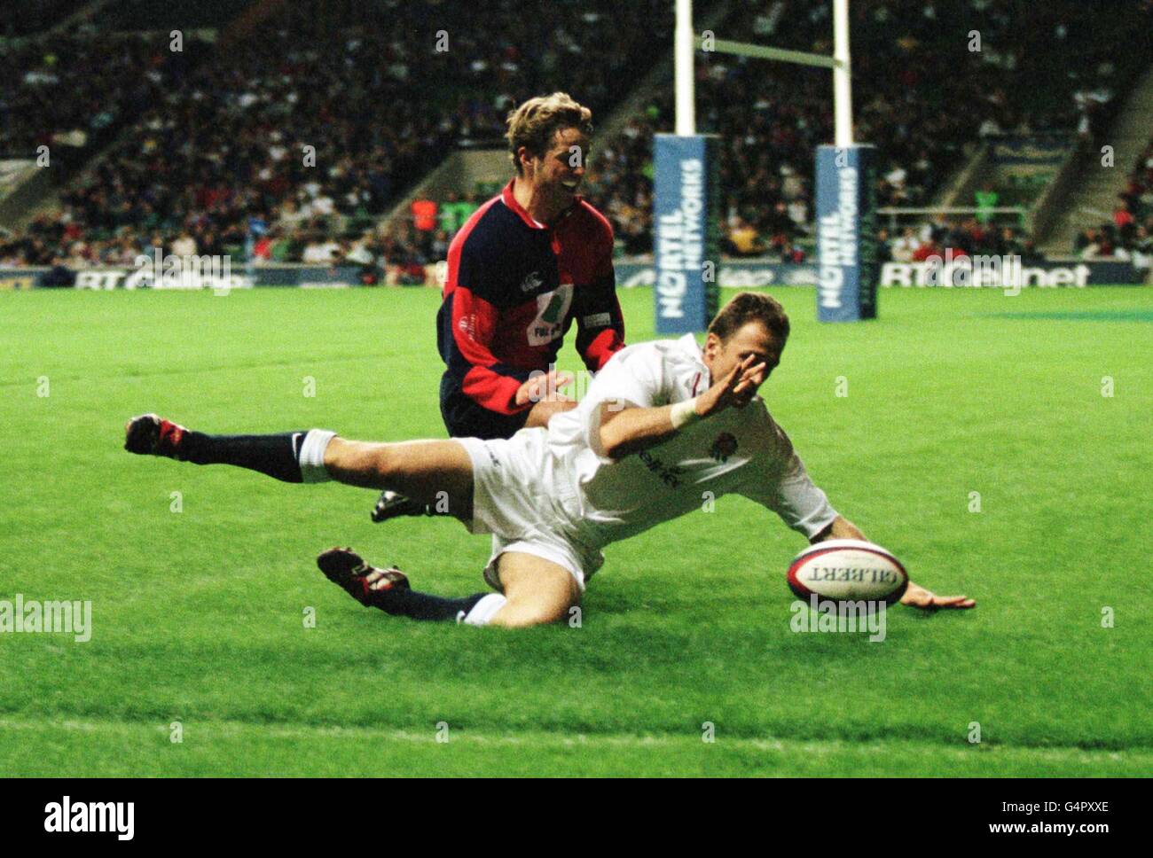 Sport rugby union action mike catt hi-res stock photography and images ...