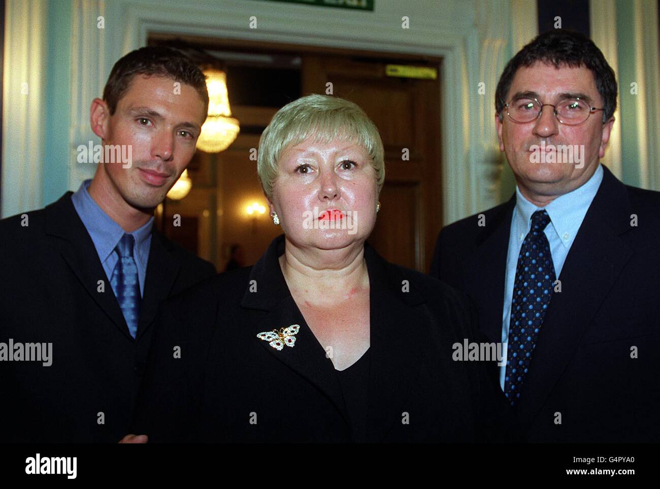 Andrew jenkinson left maureen and peter kavanagh hi-res stock ...