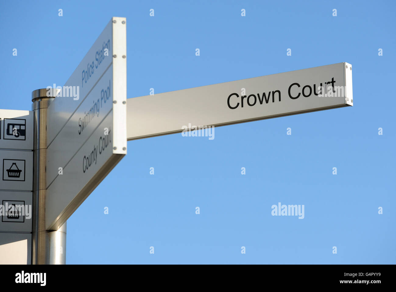 News courts doncaster hi-res stock photography and images - Alamy