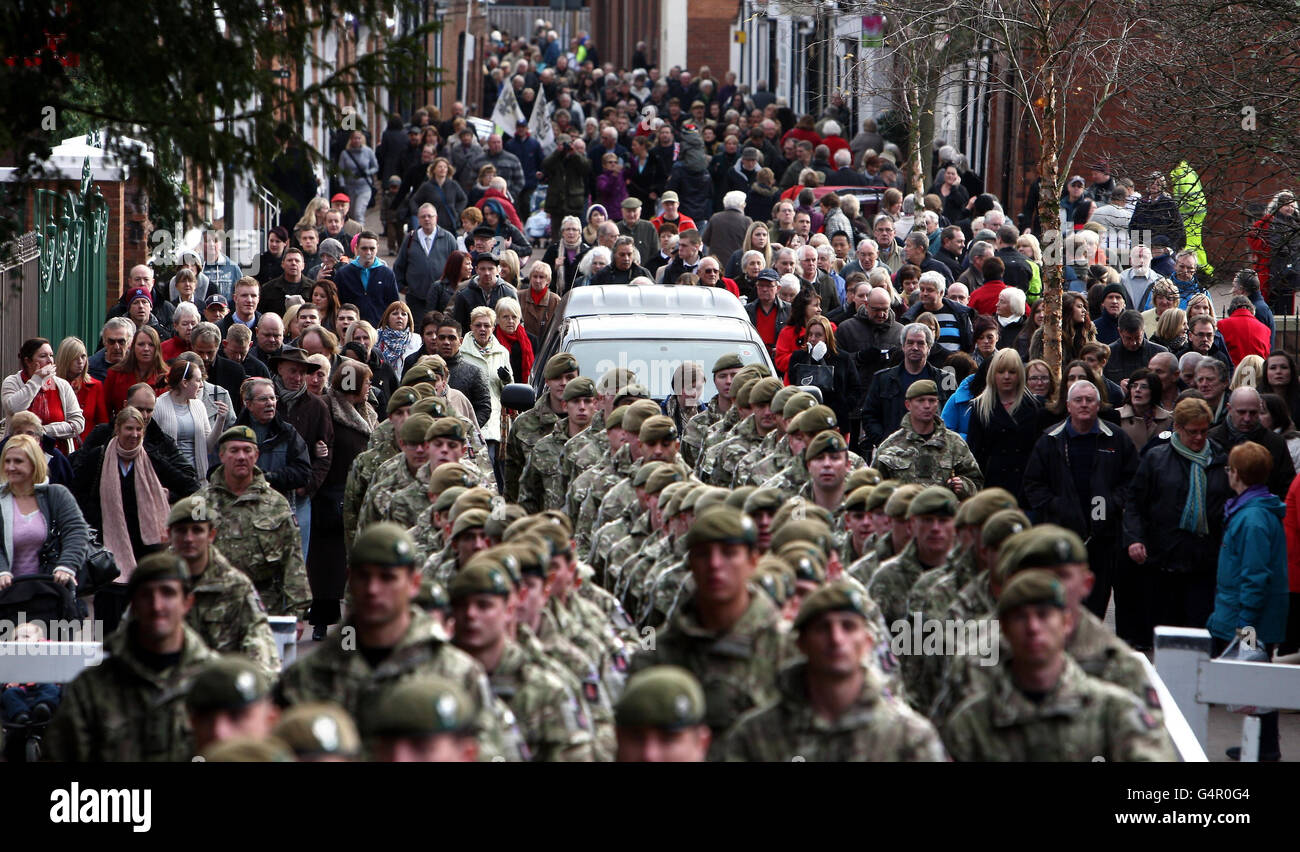 The 3rd Battalion, The Mercian Regiment (Staffords) march through ...