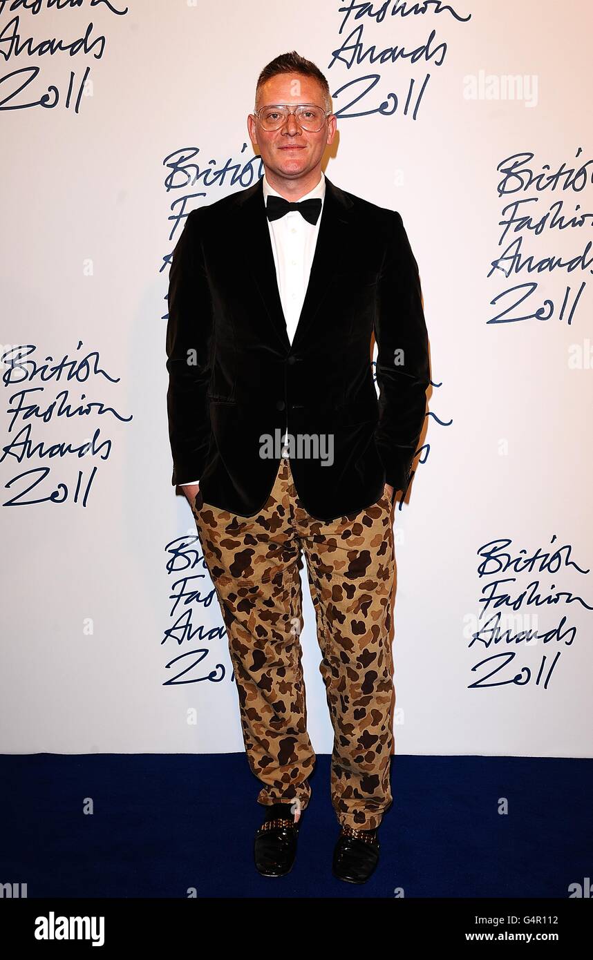 Giles Deacon arriving for the 2011 British Fashion Awards at the Savoy ...