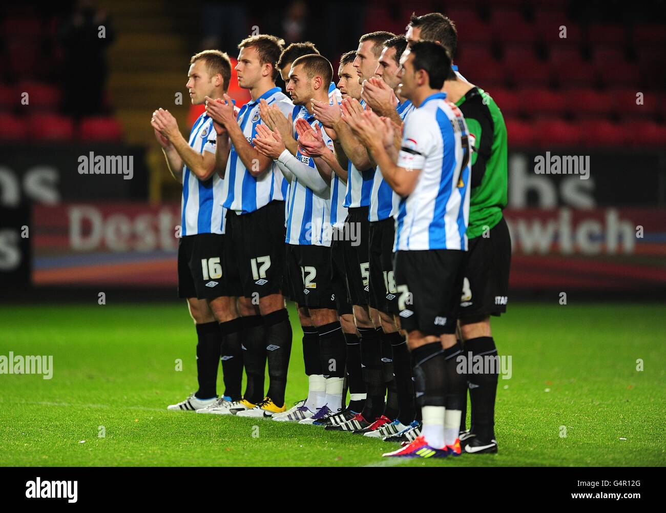 Soccer football full length applause hi-res stock photography and ...