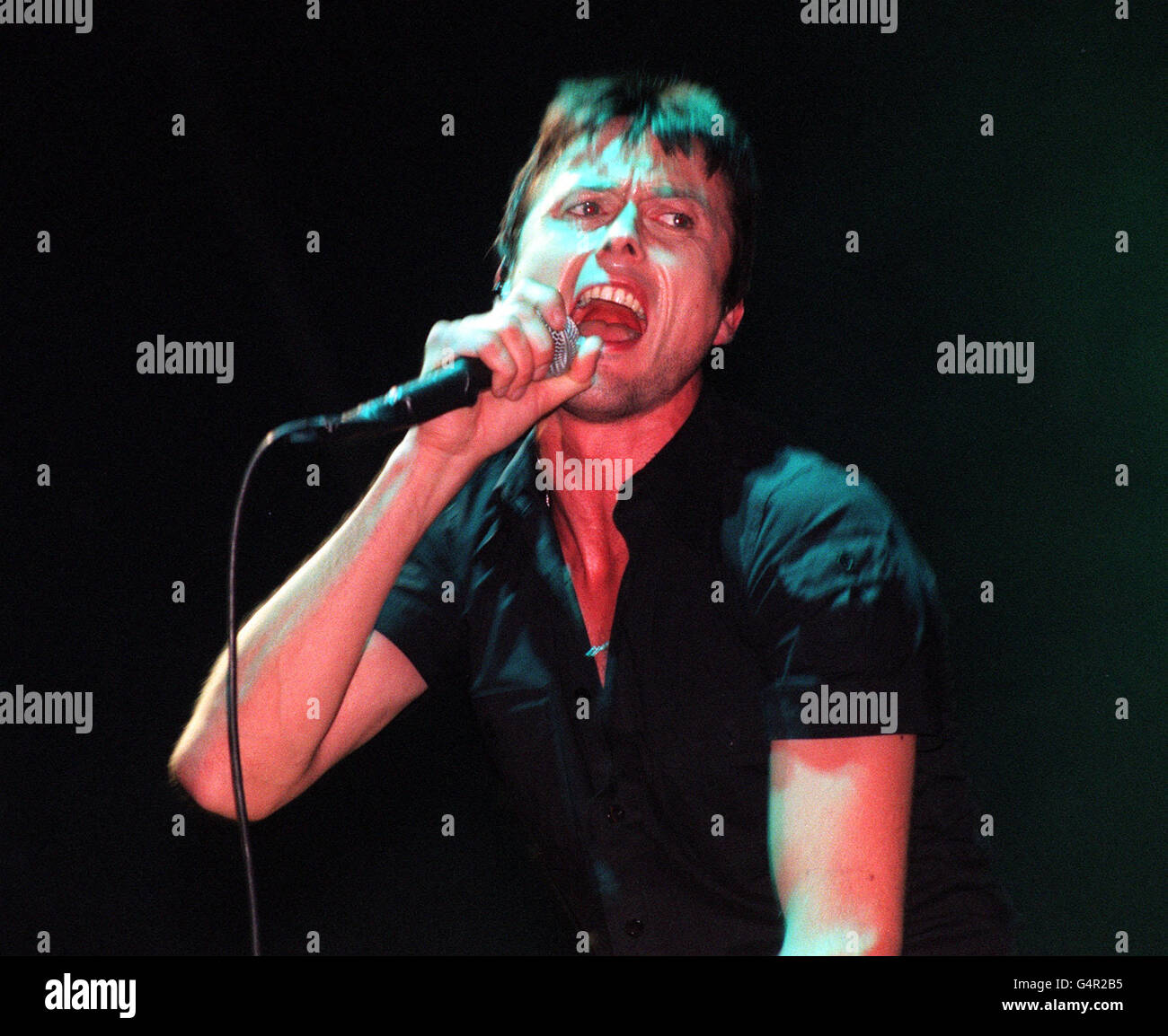Suede brett anderson lead singer hi-res stock photography and images ...