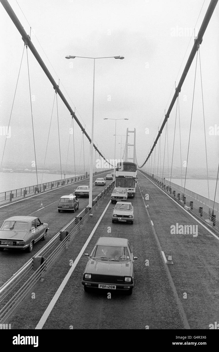 Buildings and Landmarks - Humber Bridge - Hull Stock Photo - Alamy