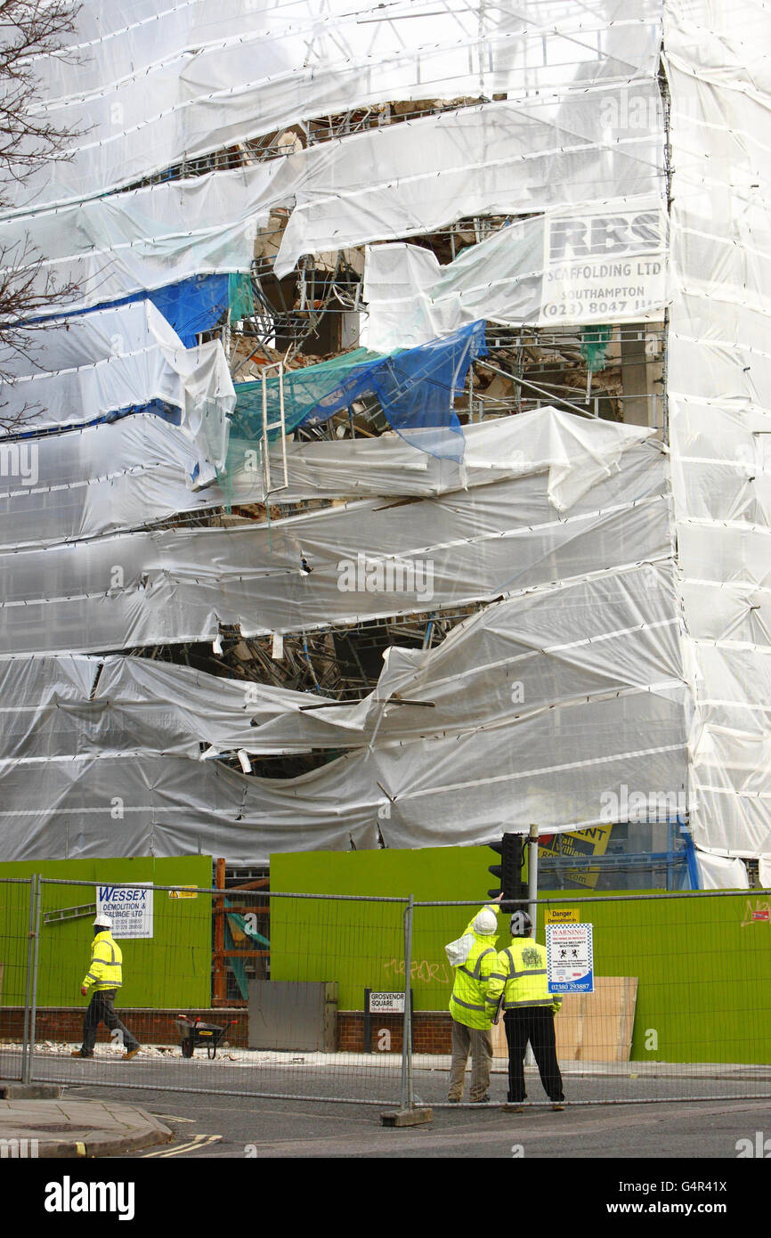 Bulging building hi-res stock photography and images - Alamy