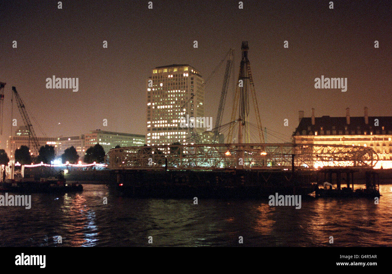 BA's London Eye/work suspended Stock Photo - Alamy