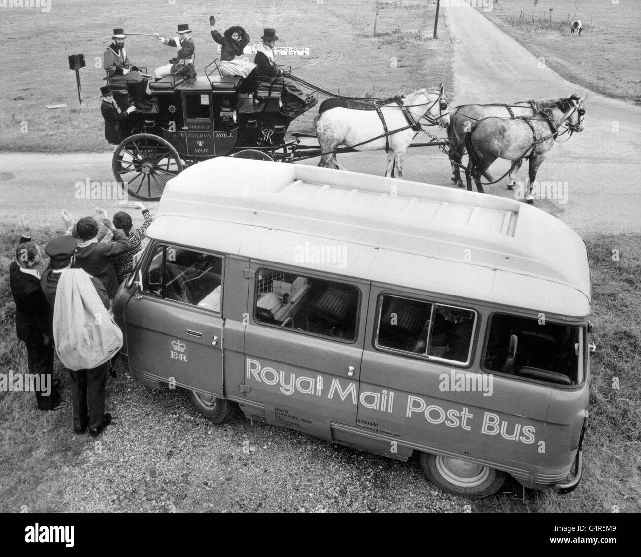 Vintage london bus black and white hi-res stock photography and images ...