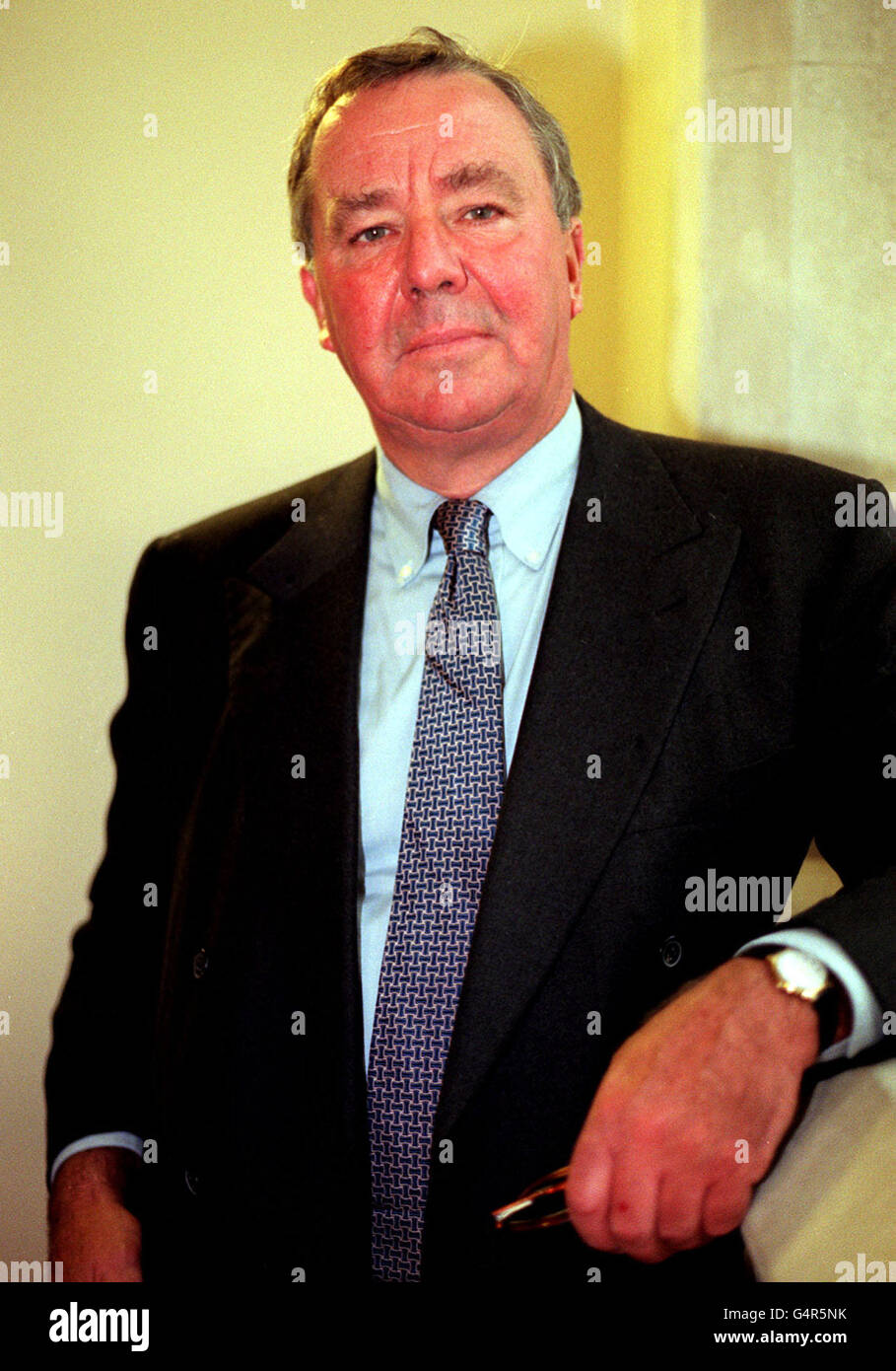 Politics courts 1 2 half length hi-res stock photography and images - Alamy