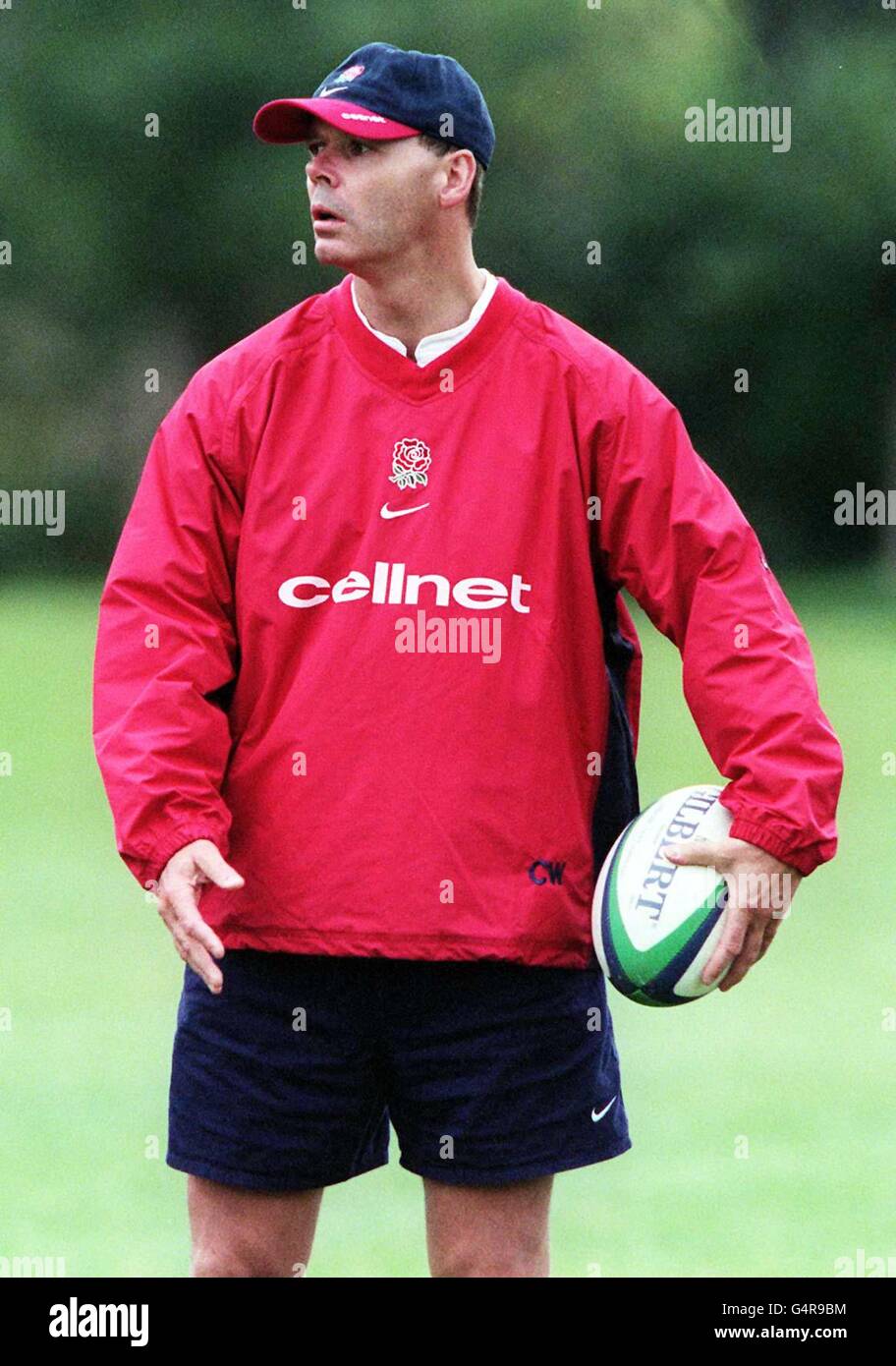 England coach Clive Woodward supervises training during England Rugby ...