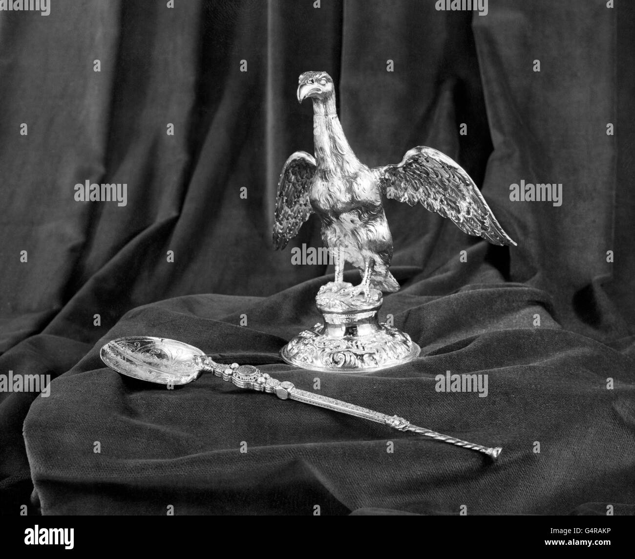 Royalty - British Crown Jewels and Regalia - Tower of London Stock ...