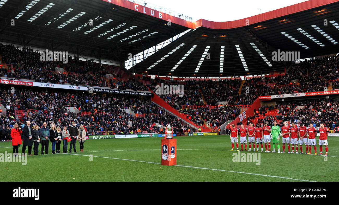 The family of ex-FA Cup winner Peter Croker (left) and the Charlton ...