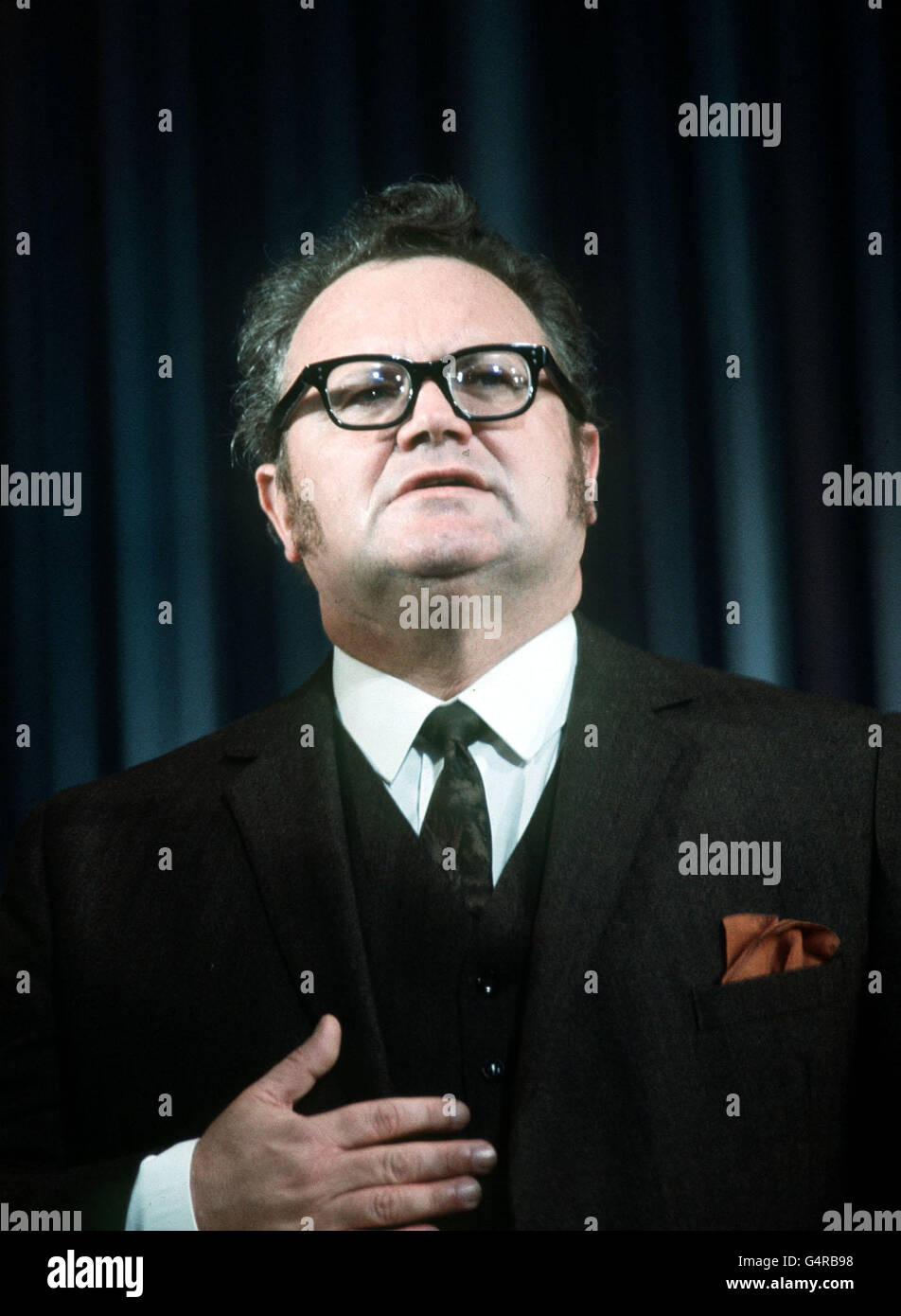 Harry secombe royal variety hi-res stock photography and images - Alamy