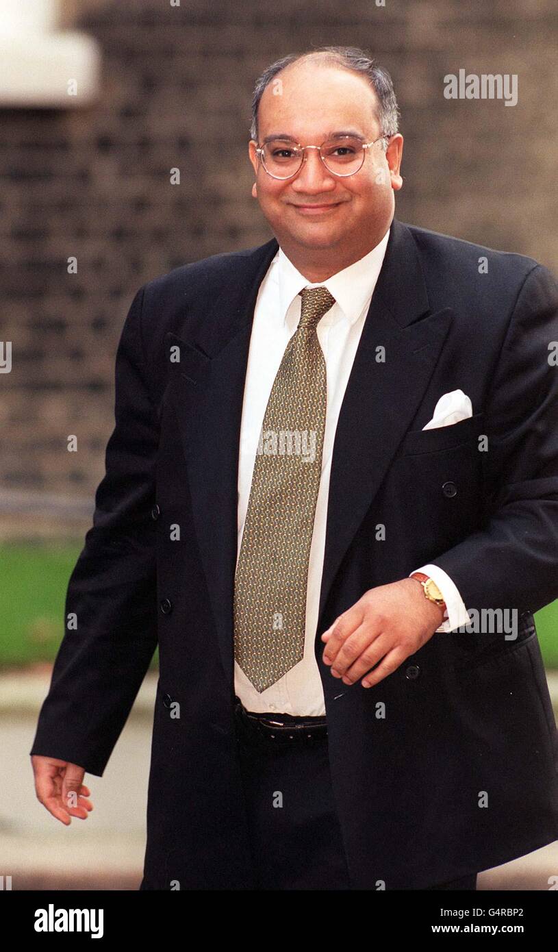 Politics reshuffle 1 hi-res stock photography and images - Alamy