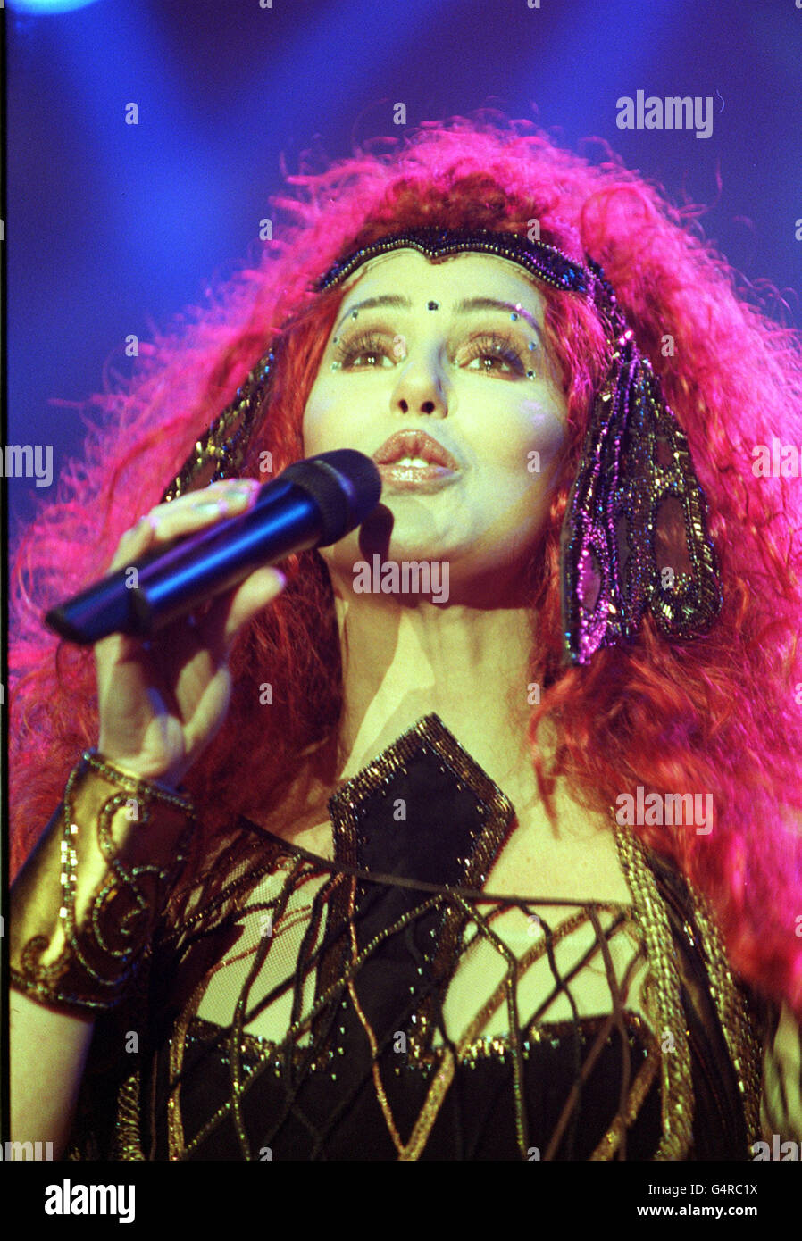 Wembley cher concert hi-res stock photography and images - Alamy
