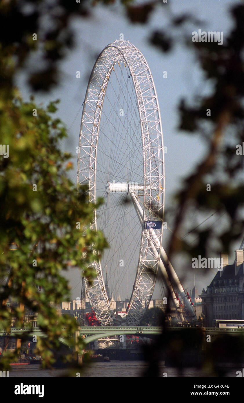 MILLENNIUM Wheel Sunday 2 Stock Photo - Alamy