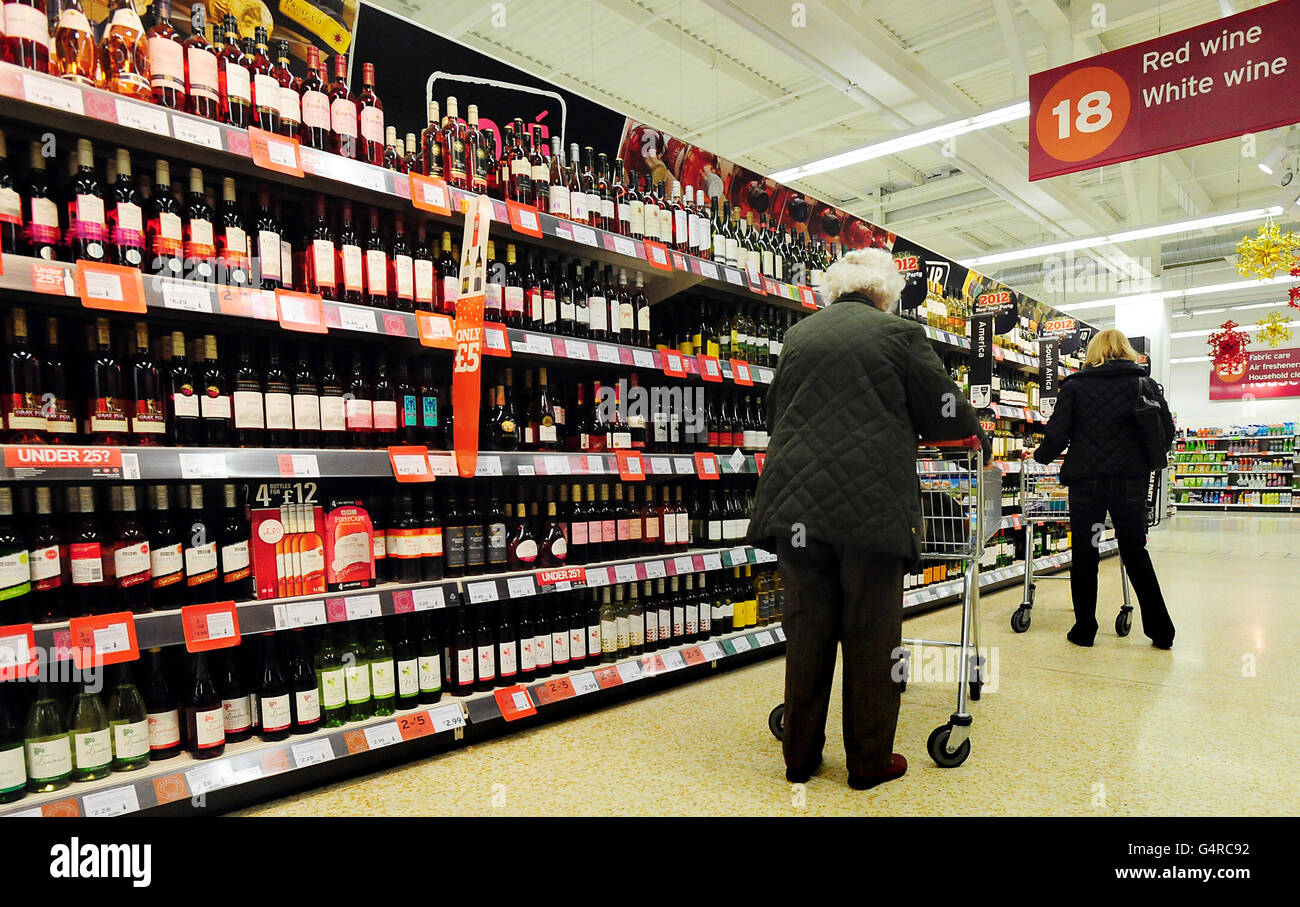 Minimum price alcohol hi-res stock photography and images - Alamy