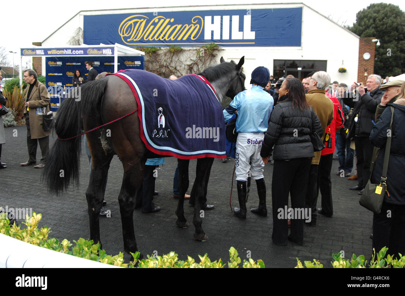 William hill horse racing hi-res stock photography and images - Alamy