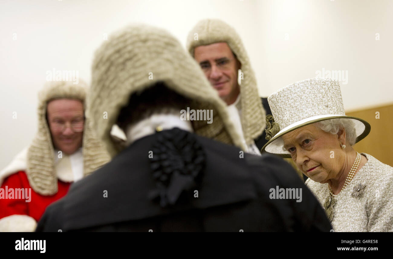 Queen elizabeth ii high court judges officially opens rolls building hi ...