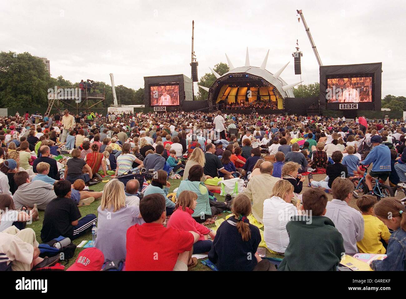Children families enjoy cbbc childrens bbc proms in the park hi-res ...