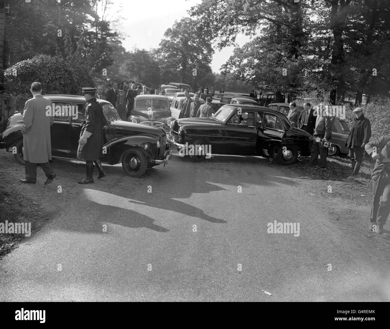 Off road car in Black and White Stock Photos & Images - Alamy