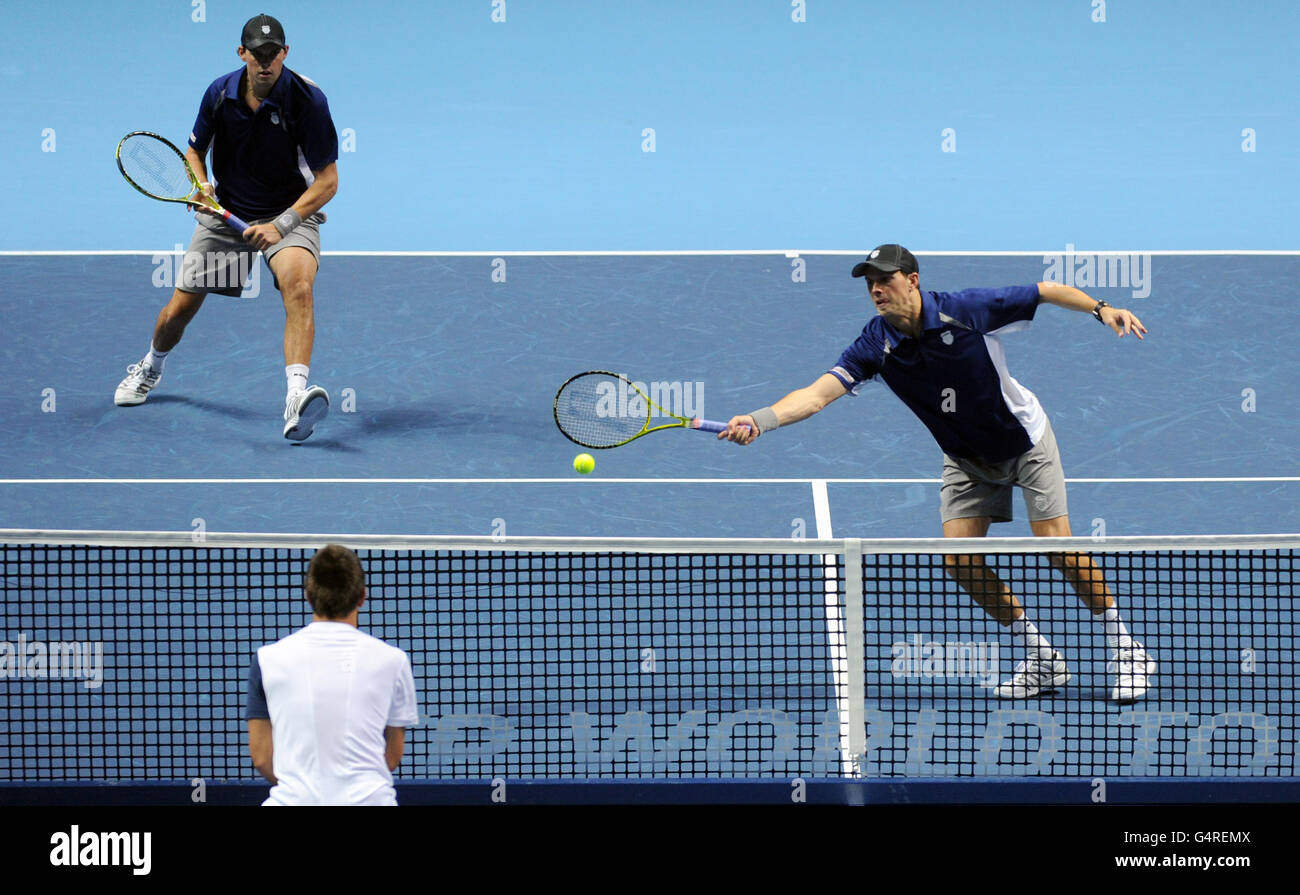 Tennis - Barclays ATP World Tennis Tour Finals - Day Two - The O2 Arena ...
