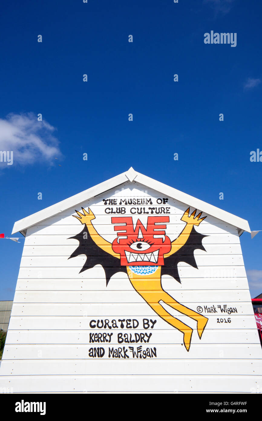 The' Metal Hut' beach box project at Liverpool's famous Albert Dock ...